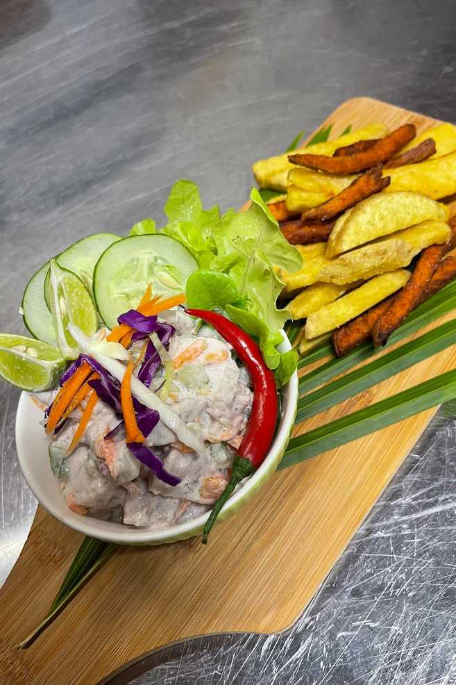 Shipwreck Bar - Dining | Aro'a Beachside Resort