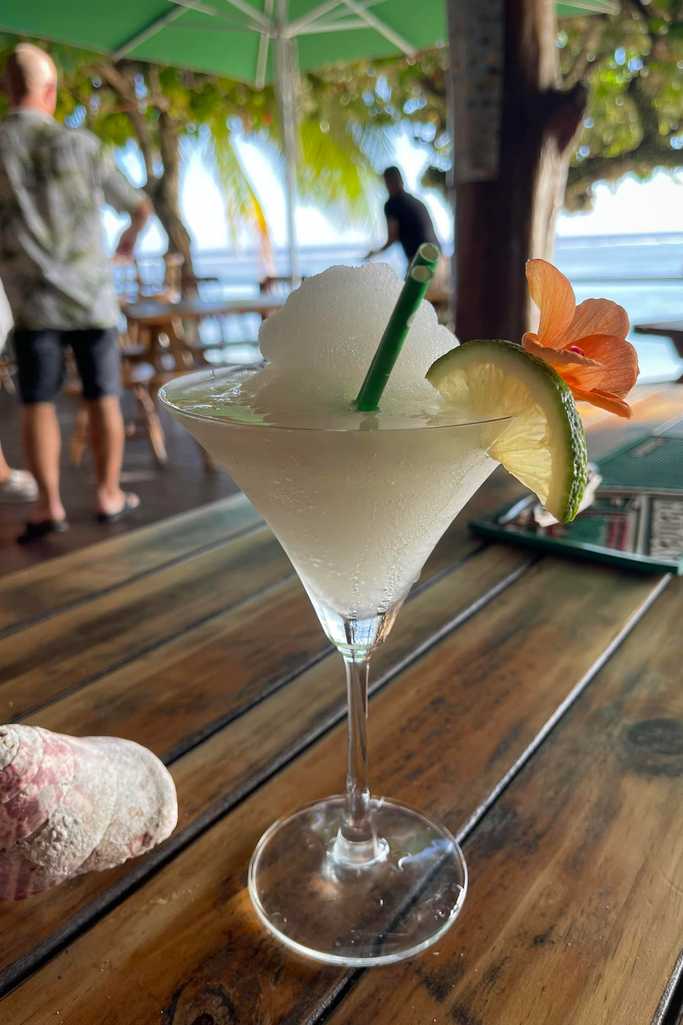 Shipwreck Bar - Dining | Aro'a Beachside Resort